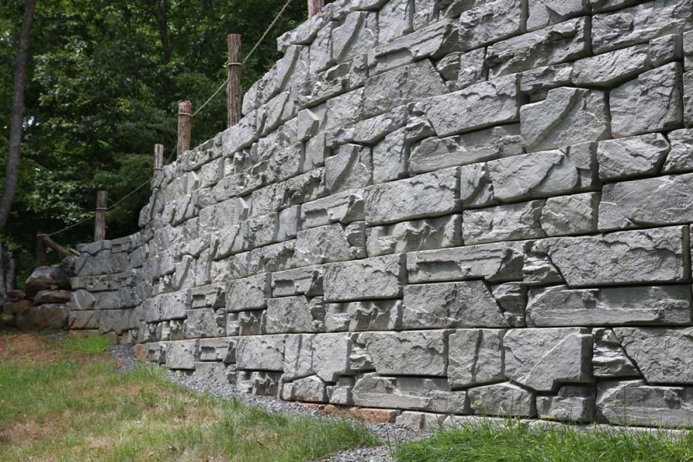 Retaining wall supplier near St. Louis, MO | Lemay Concrete Block Co