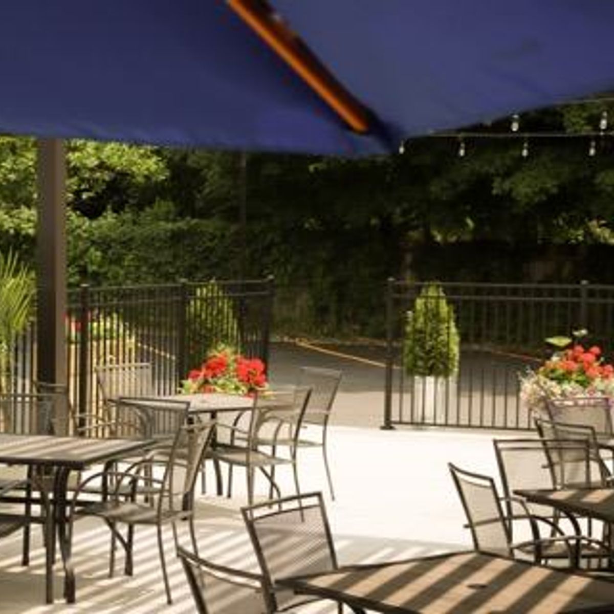 Four Roses Cafe I Casual Fine Dining