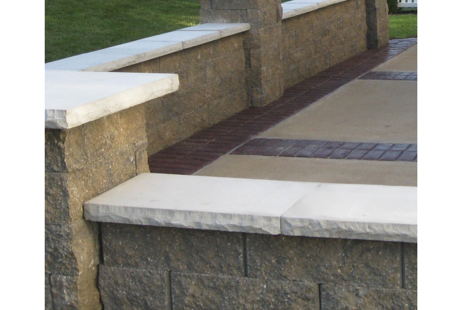 Retaining wall supplier near St. Louis, MO | Lemay Concrete Block Co