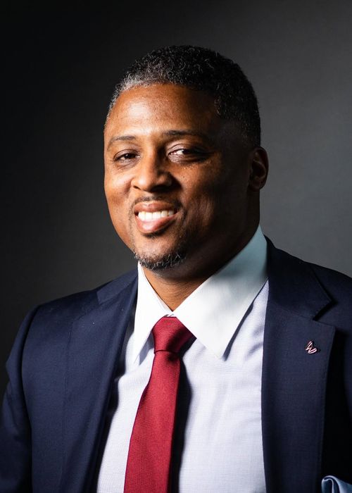 Warrick Dunn's Accomplishments: NFL Man of the Year, Pro Bowl Honors ...