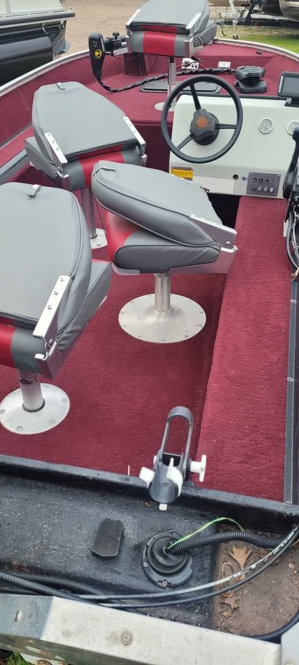 Highway 3 Marine | 2006 Bayliner 215