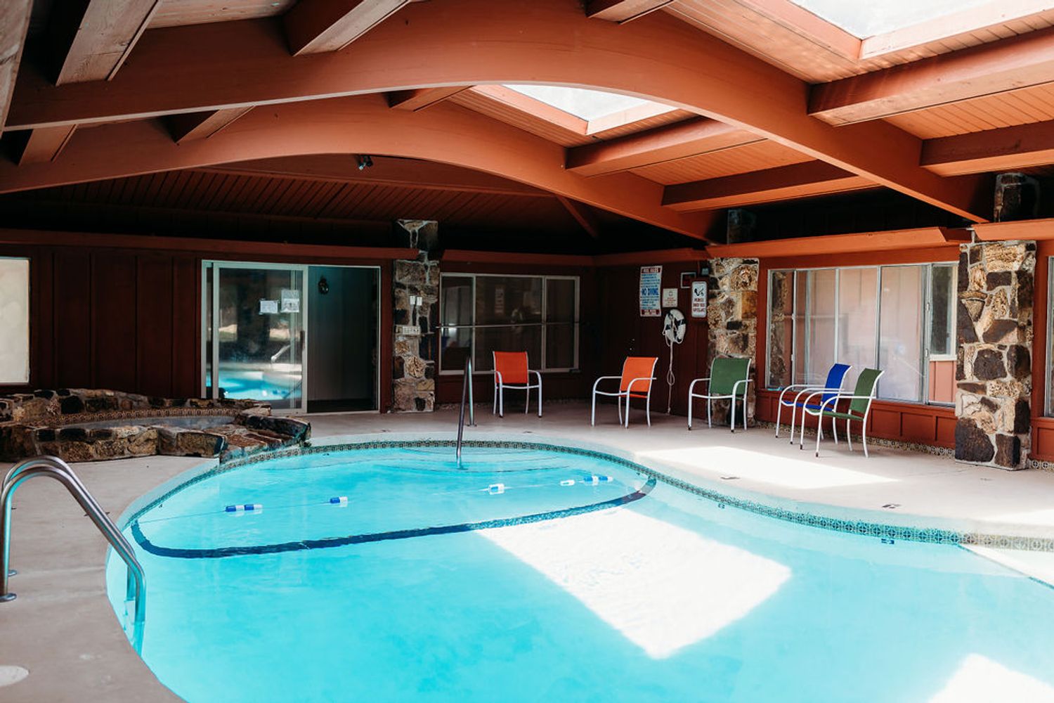 Riverwood Resort Luxury Accommodations near Bennett Spring State Park