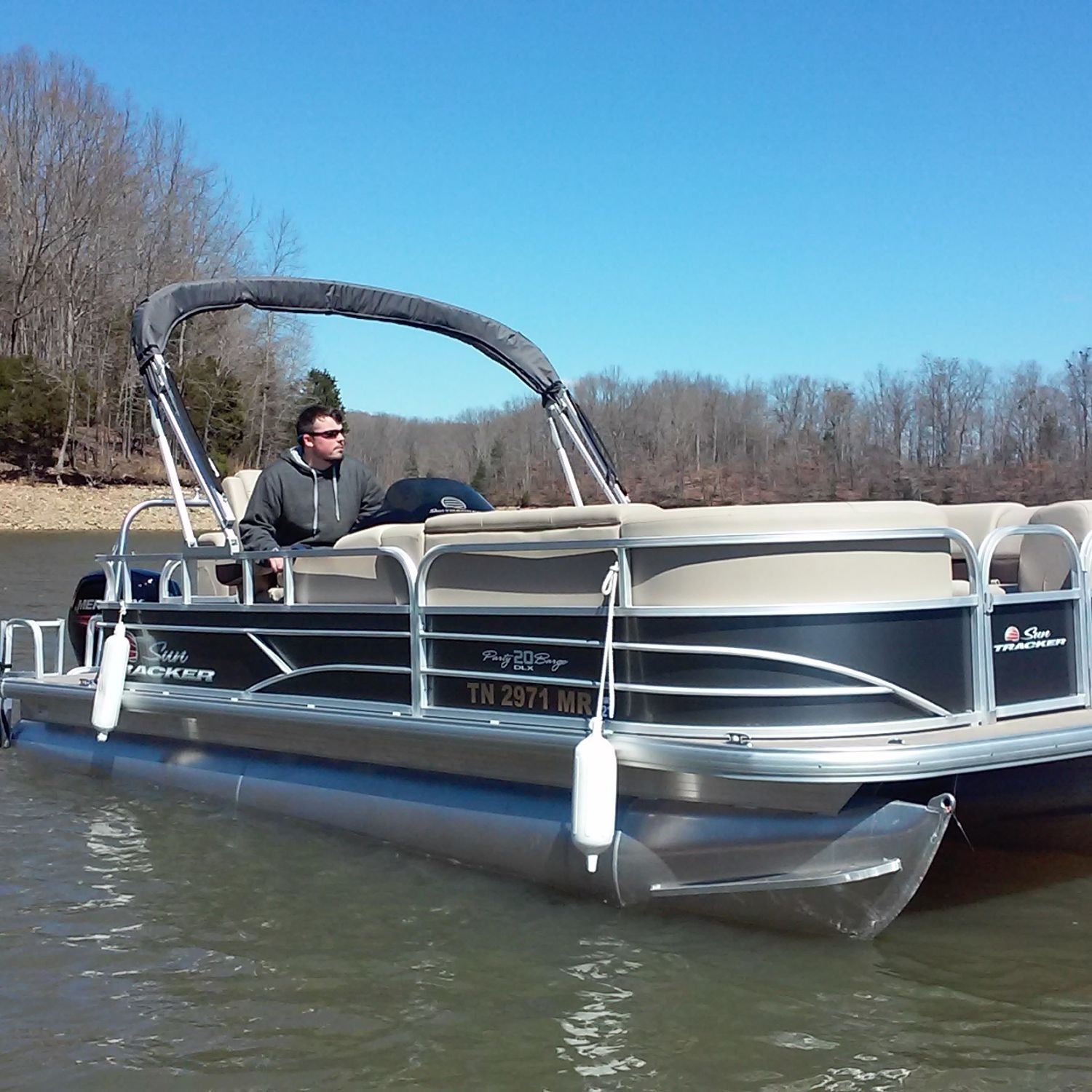 Boat Rentals - Lakeview Marina - Winchester, Tennessee