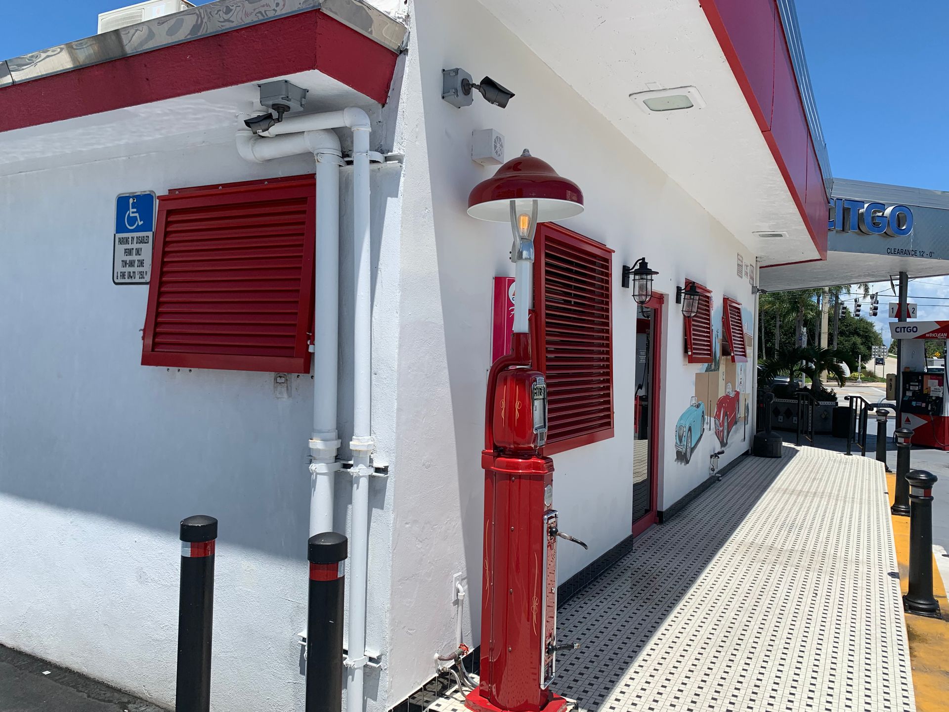 Bahama Shutters - Jupiter, FL | B&H Shutters, Windows & Doors