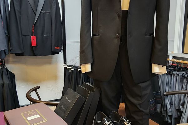 Custom Tailor & Alterations near Salem | SALEM CUSTOM SUITS AND TAILORING