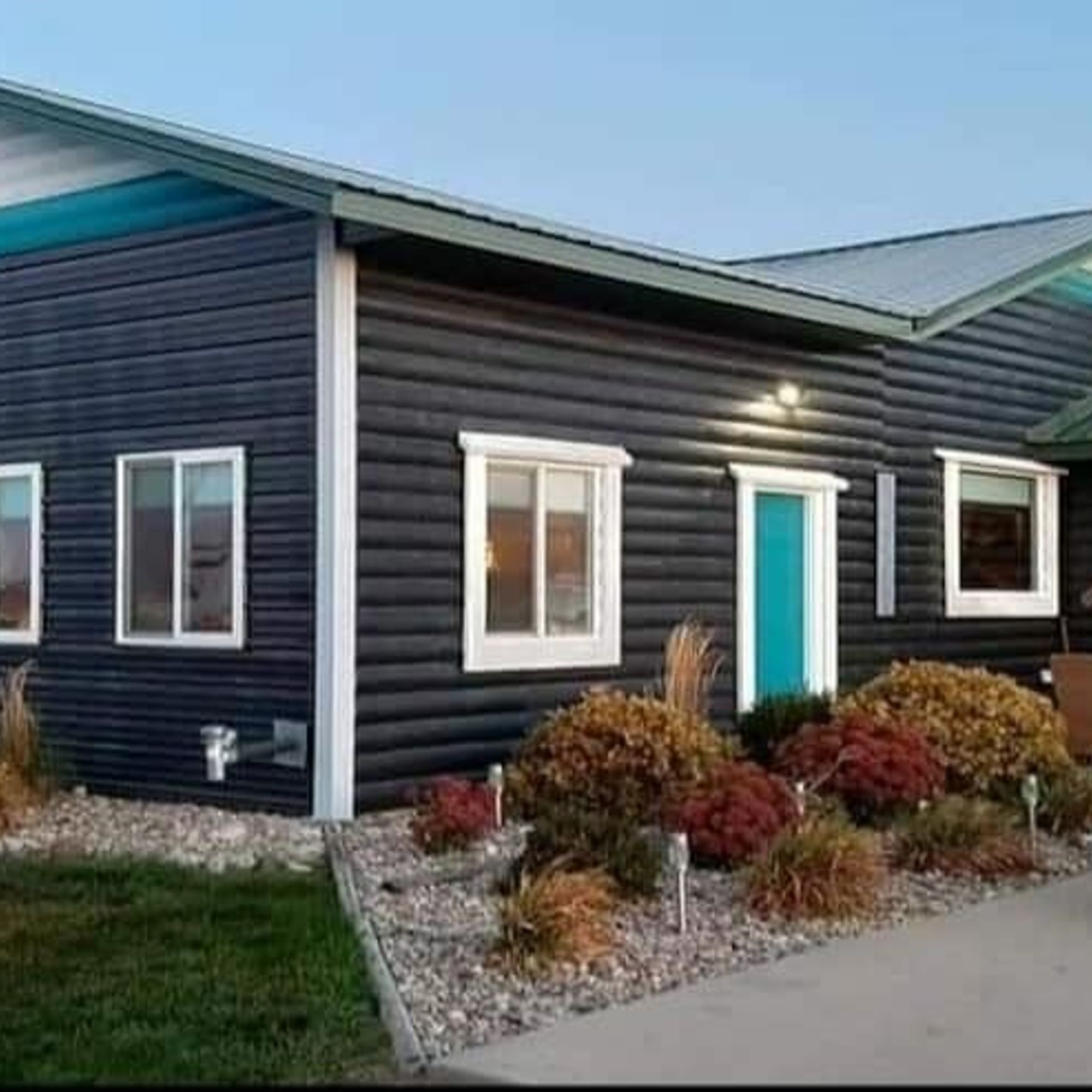 Rental lodge & cabin and campground on Lake Thomspon, South Dakota