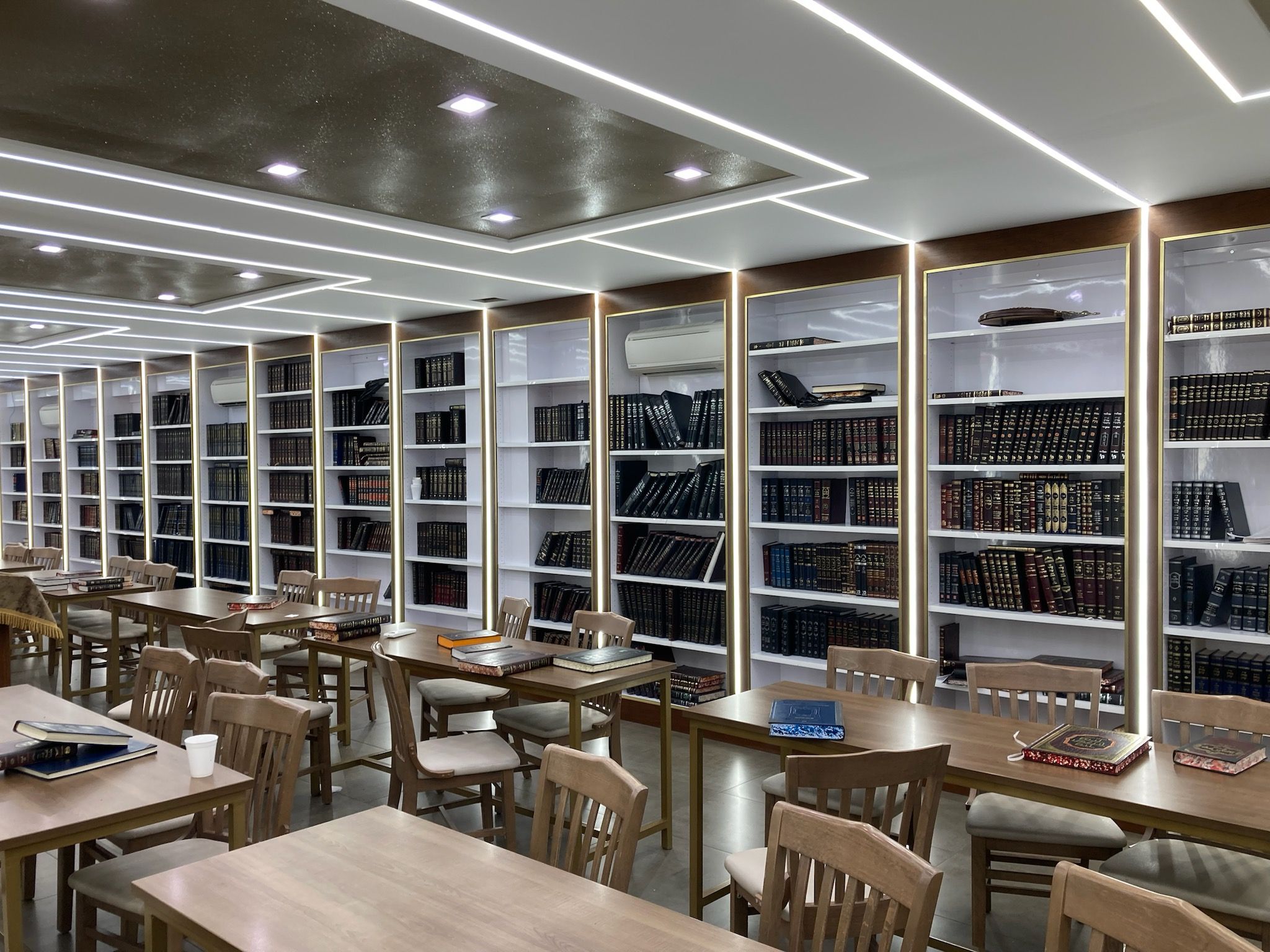 Custom Shul Furniture | Tradition & Excellence in Design