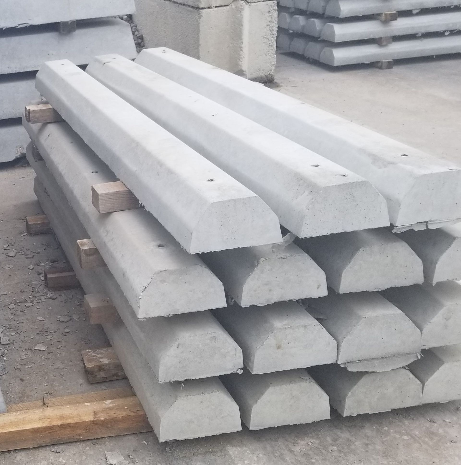 Retaining wall supplier near St. Louis, MO | Lemay Concrete Block Co