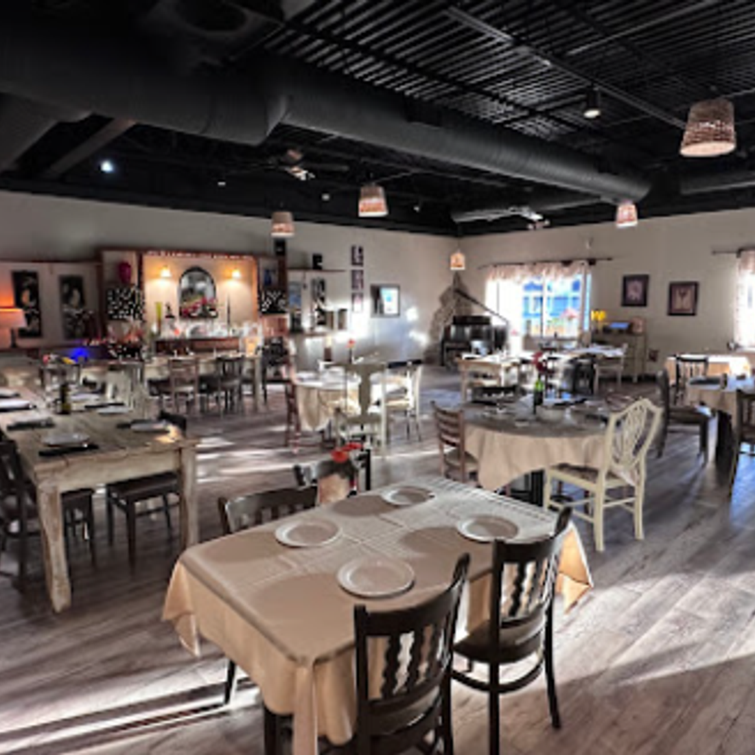 Agostino's Bistro & Pub - Italian Restaurant